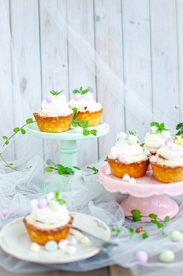 Louise´s Spis: Coconut Nests with Vanilla Bavarois and Lemon Curd ...