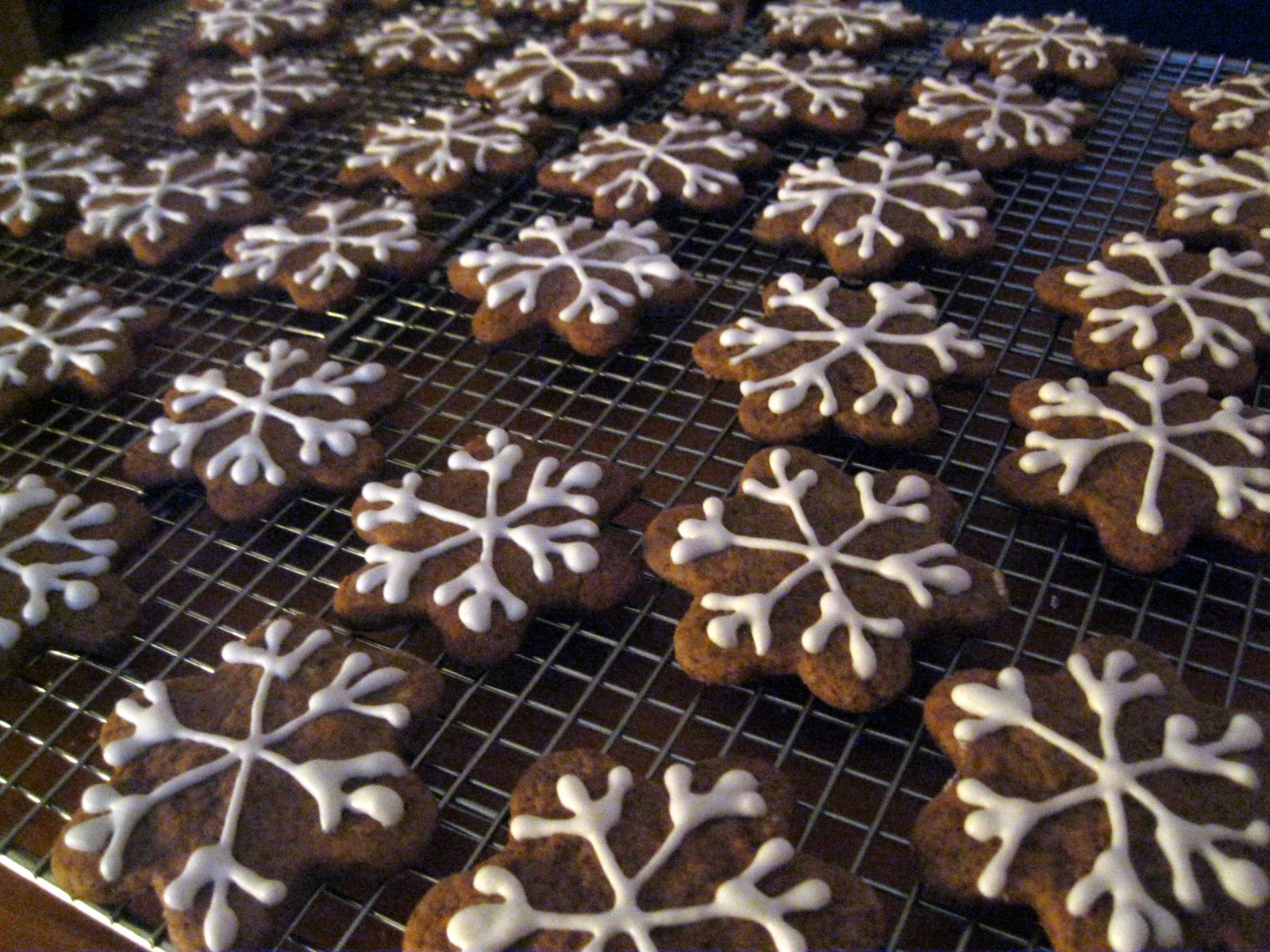 Adirondack Baker: Gingerbread Snowflake Cookies