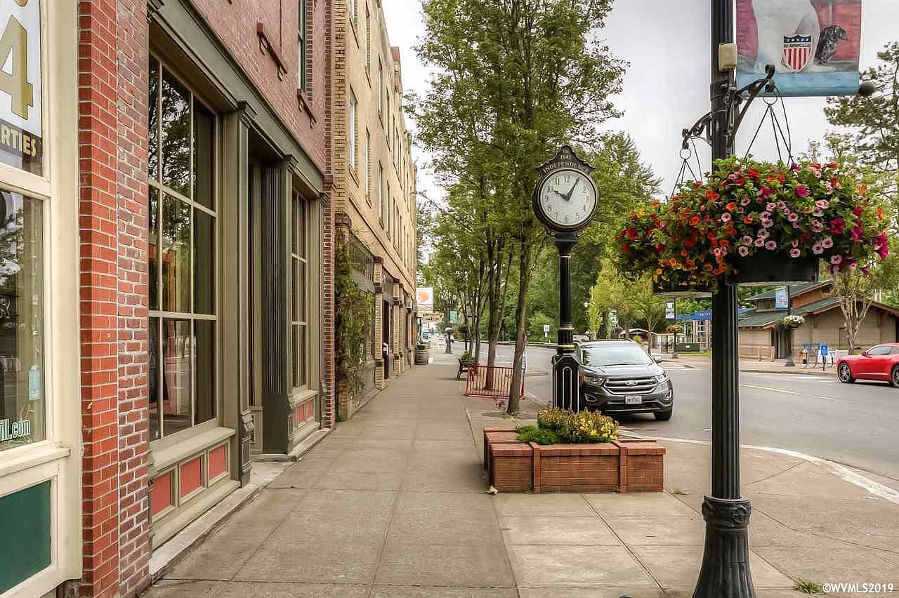 Sweet House Dreams: 1890 Brick Storefront with Apartment in ...