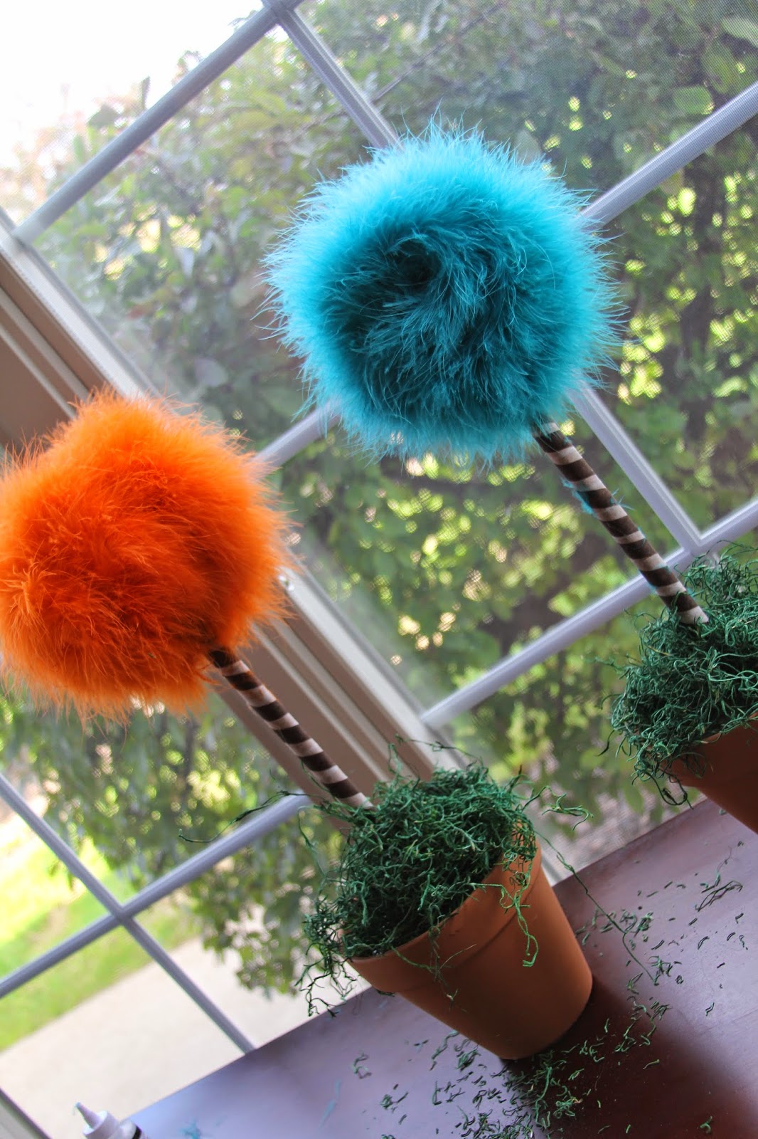 The Real Housewife of Tazewell County: DIY Truffula Trees or Truffula ...