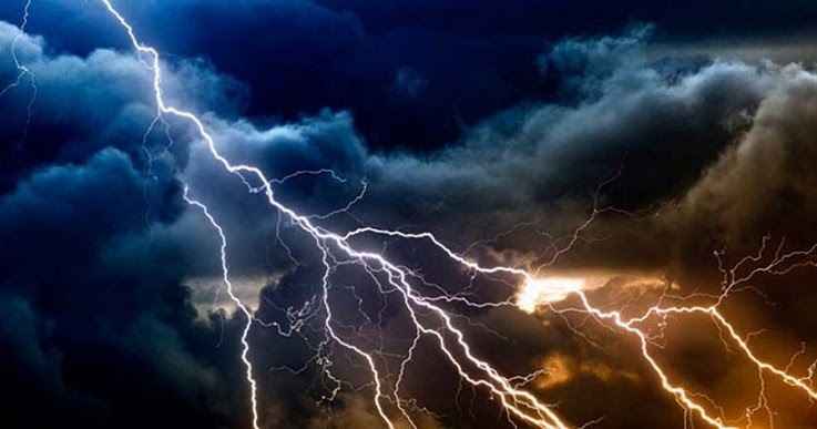 Sering Melihat Kilat Pada Malam Hari? Ternyata Ini Penjelasan Ilmiahnya ...