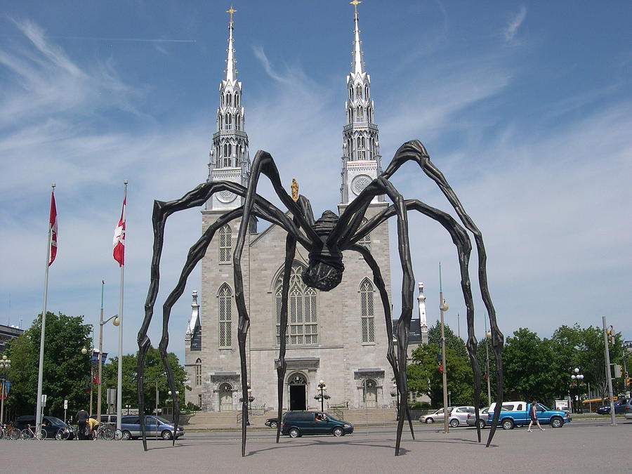 TURISMO IN CANADA: LE STATUE ENORMI ATTRAVERSANDO IL CANADA