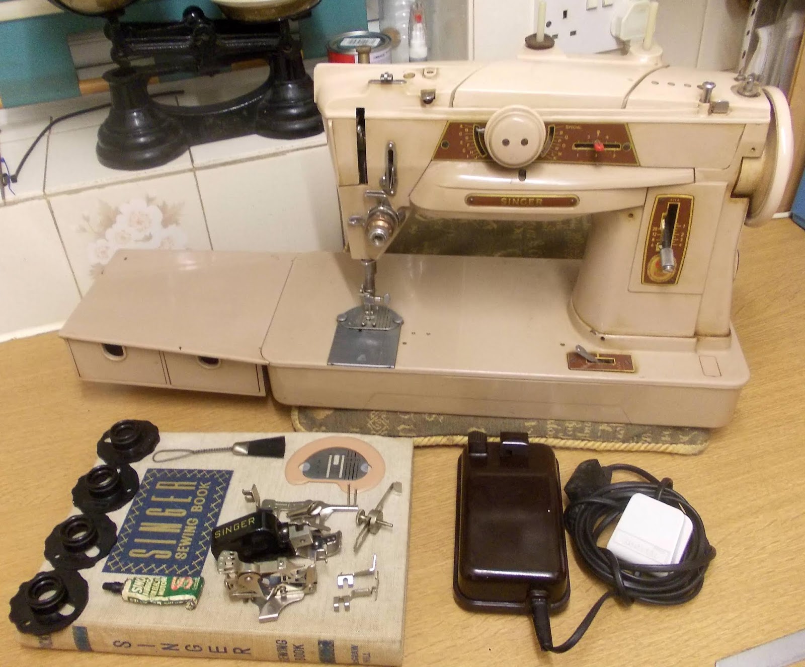 Singer 401G Slant-O-Matic