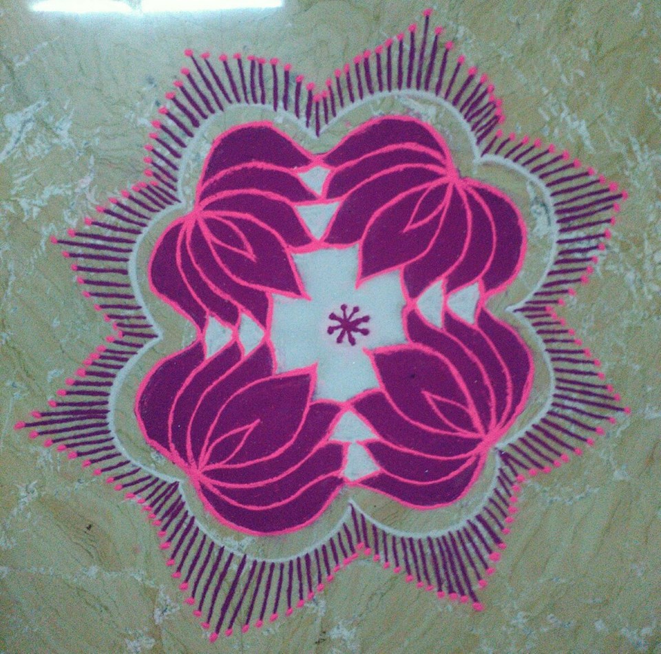 TELUGU WEB WORLD: BEAUTIFUL BIG FOUR LOTUS FLOWERS CREATIVE RANGOLI ART ...