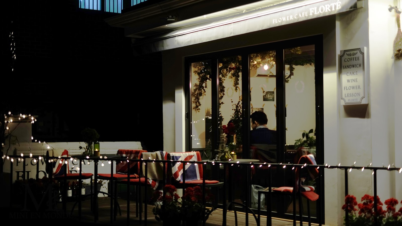 Florte Flower Bar Cafe, Seoul Hongdae 플로르떼 꽃 카페-서울 홍대 - Mini en Monde