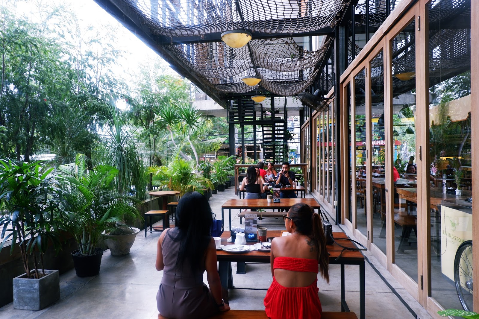 LIVINGSTONE CAFE & BAKERY, PETITENGET, BALI - Icha Khairisa