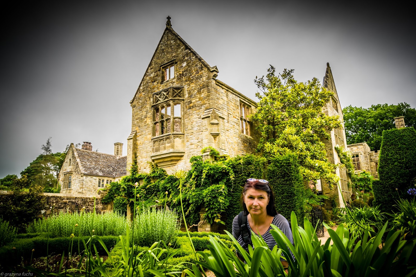 Enjoy your time with beautiful places: Nymans - romantic house