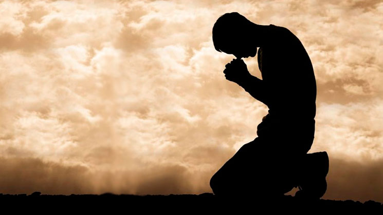 Reflexiones Diarias: TRES MINUTOS DE RODILLAS