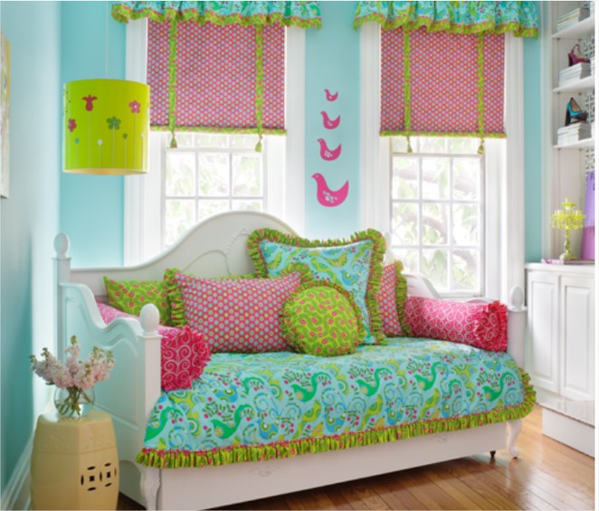 woodenglobal.com: 19 Contemporary Colorful Kid’s Daybed Bedding Sets