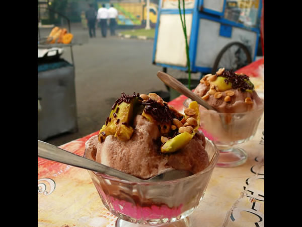 Istana Devita: Es Podeng, the yummy ice in the world :D