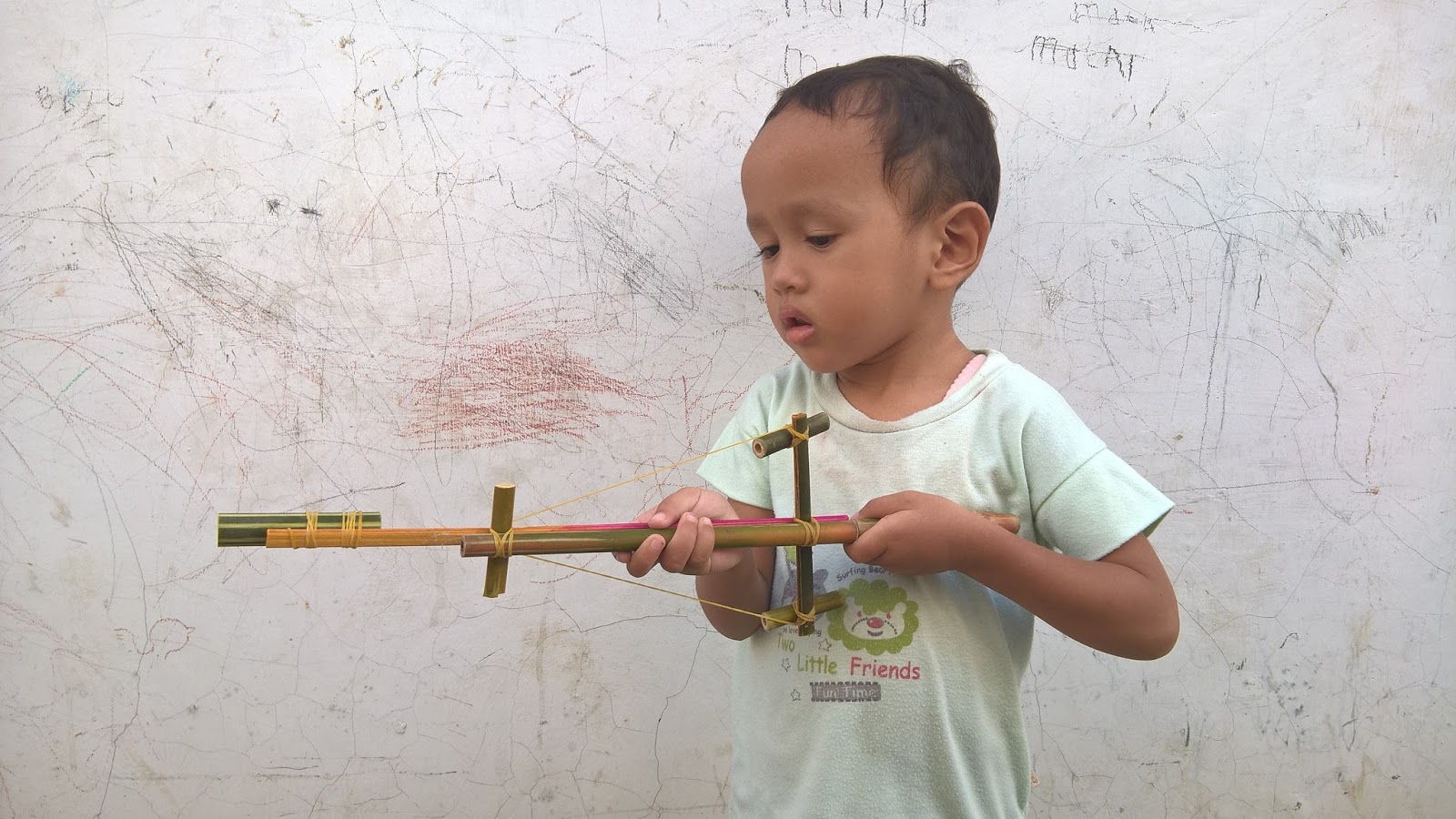 Pistol Mainan Rakitan Bambu Digemari Anak-Anak - Djangkaru Bumi