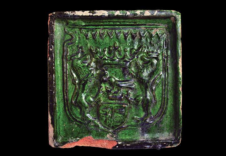 Ştiinţă pentru toţi: Cahlă cu blazonul regelui Matia, Cluj-Napoca, sec ...