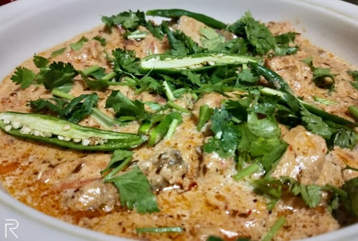 Boneless chicken handi