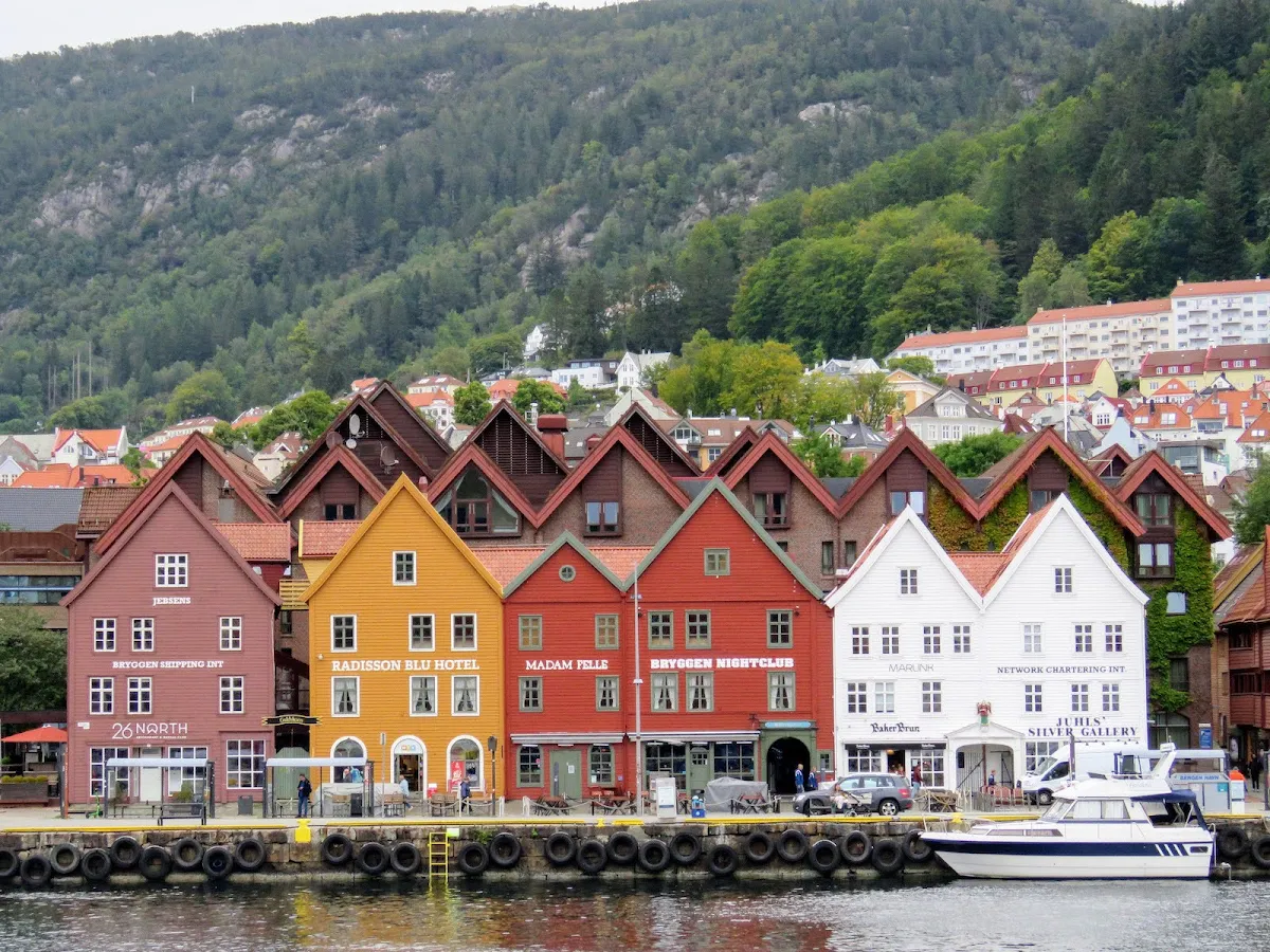18 Fun Things to Do in Bergen in a Week | Sidewalk Safari | Part-time ...