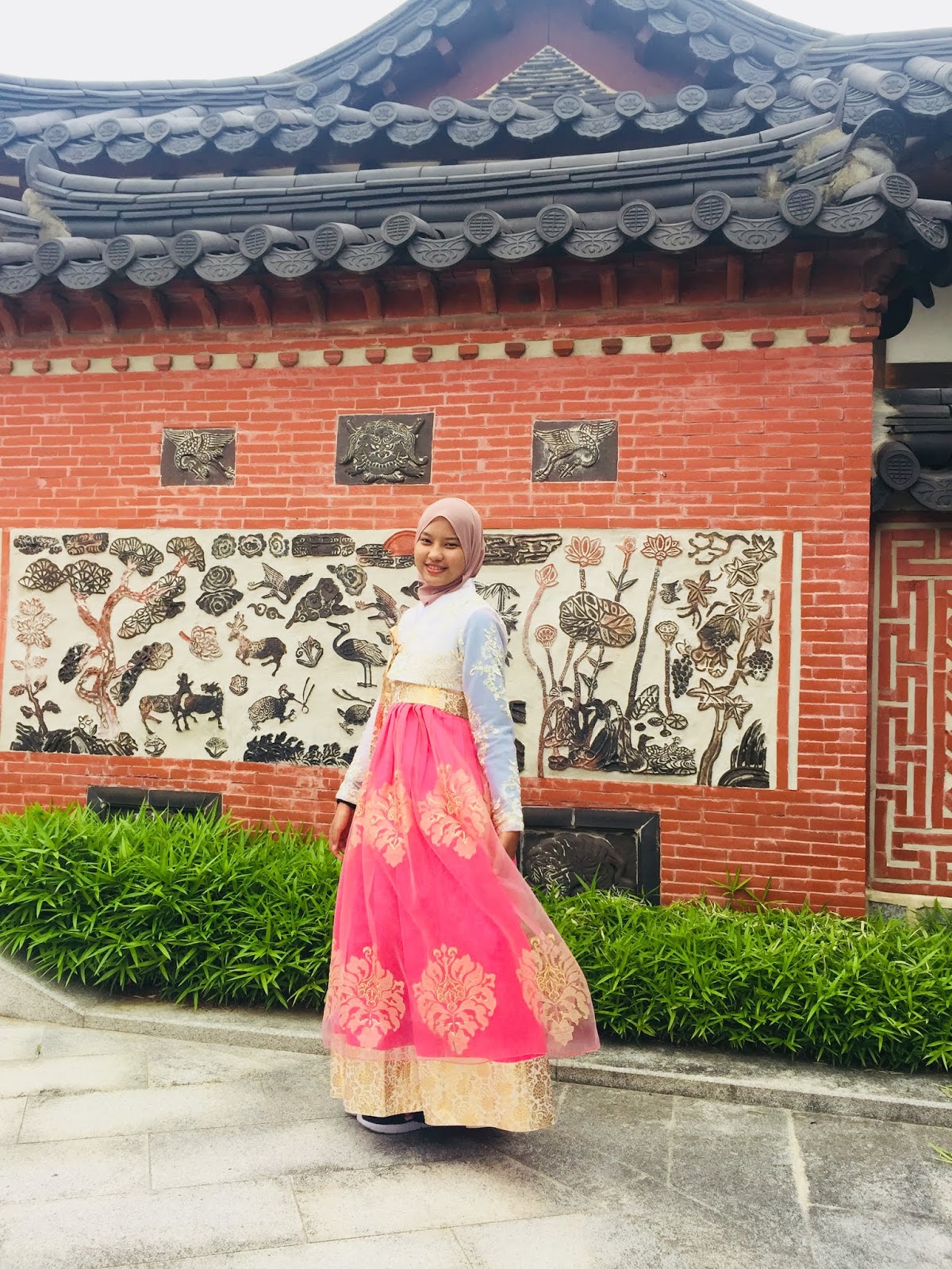 Ain Syahirah: KNU Summer Camp : Tea Ceremony & Hanbok wearing