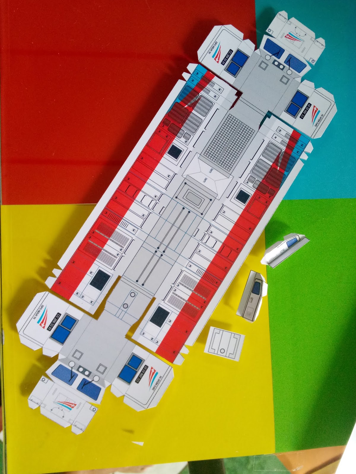 Kereta Kertas: Lokomotif CC 206