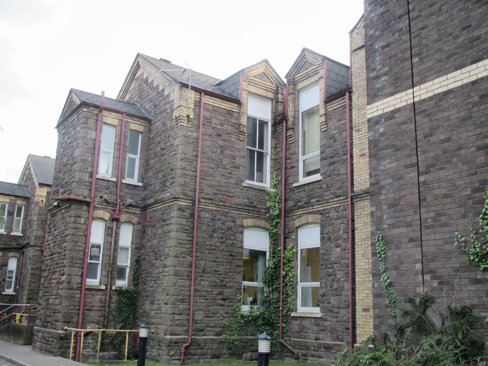 Local History of South Wales & Llanhilleth Miners' Institute: The Workhouse