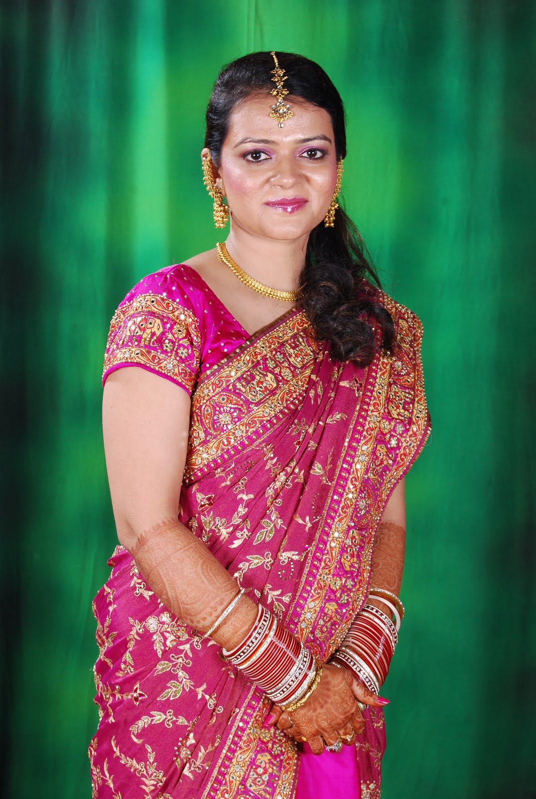Tamil Girls 2 Tamil Aunties In Saree tamil-girls-2-tamil-aunties-in-saree