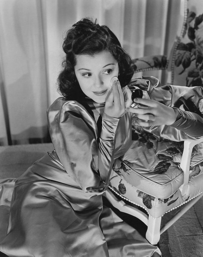 It's The Pictures That Got Small ...: THE WEDNESDAY GLAMOUR 15!