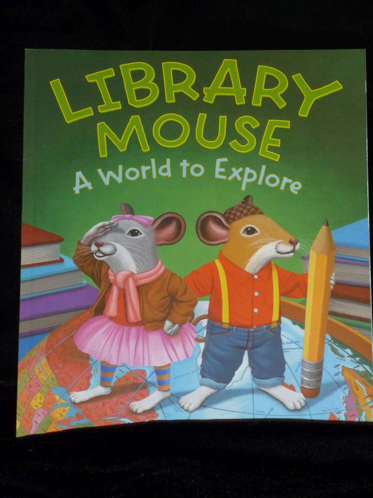 Bring on the Books: BOOK FAIR preview - Library Mouse AND Froggy Goes ...