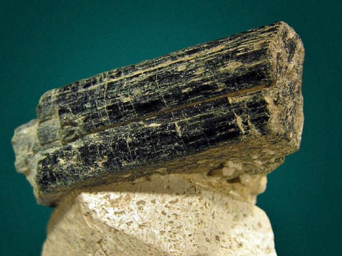 Le parole sono pietre preziose: ORNEBLENDA - Hornblende (Edenite ...