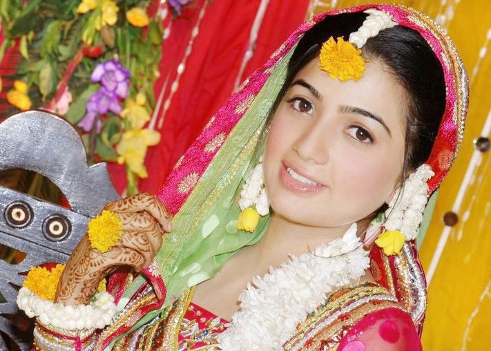 Pakistan Fashion World: Mayoon Dress Collection