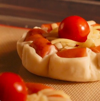 Wiener Flower Pie | Aimer La Cuisine