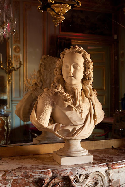Eye For Design: Decorating With Classical Busts