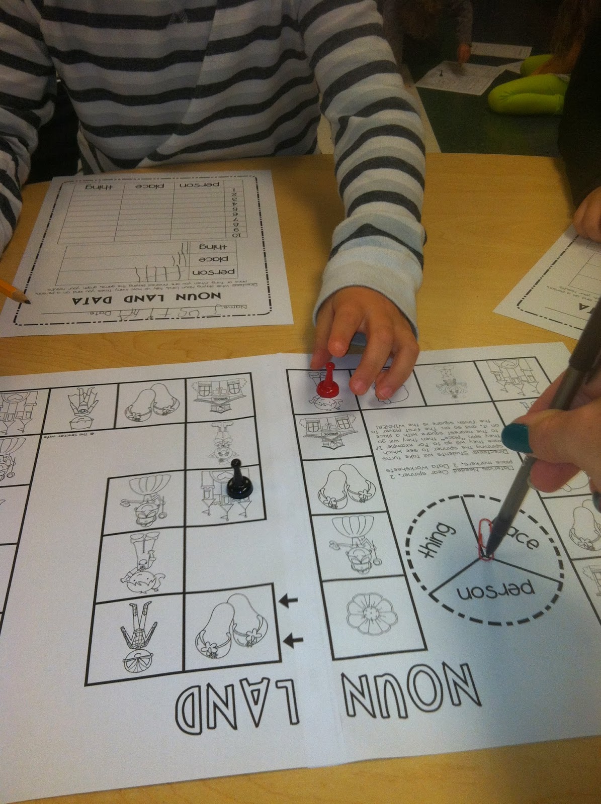 Mrs. Wheeler's First Grade Tidbits: Nouns & Freebies!