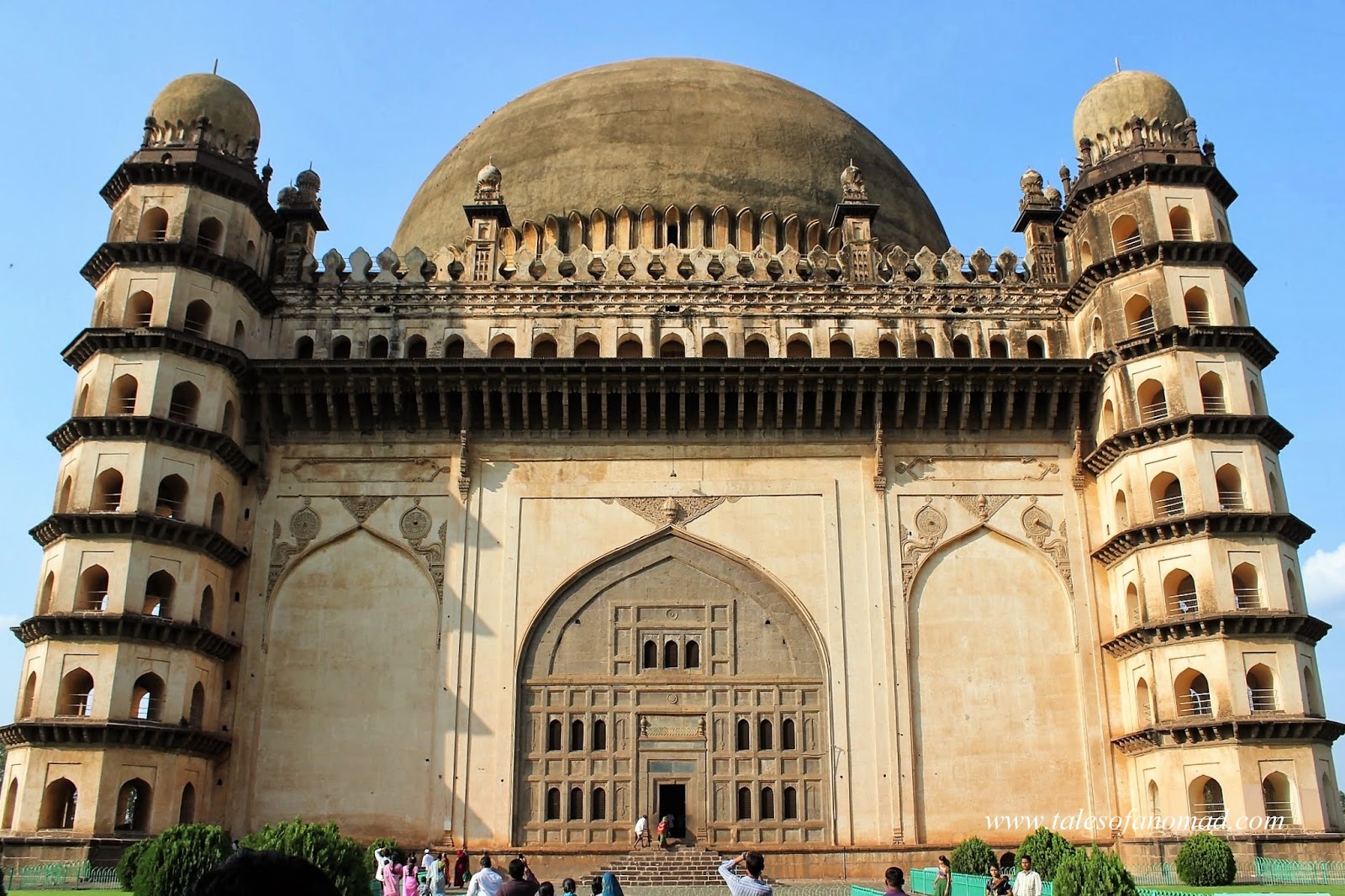 Tales Of A Nomad: Bijapur- Sprinkled with Monuments