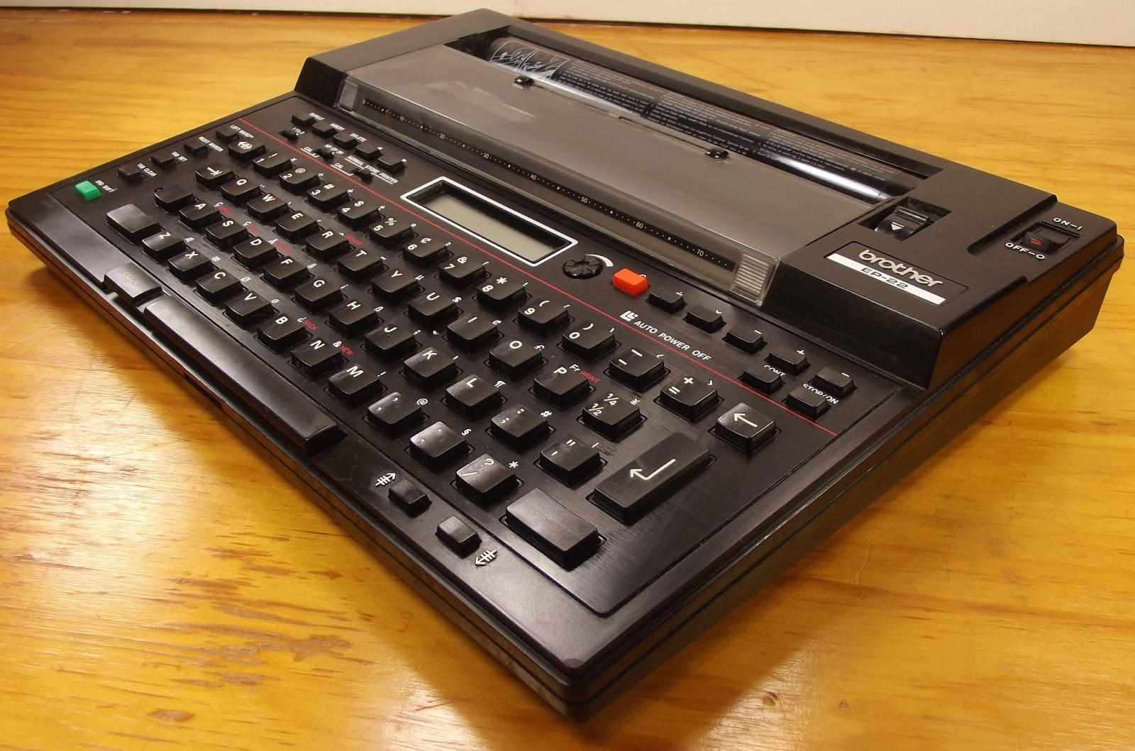 oz.Typewriter: Flight of Wedges (Electronic Typewriters)