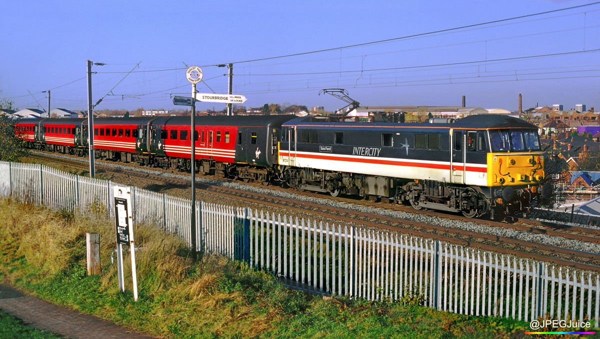The History of InterCity Livery on CrossCountry Trains | Rail Revisited