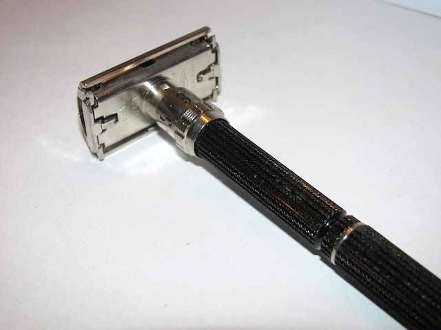 Classics In Time: Gillette Black Beauty Adjustable Razor