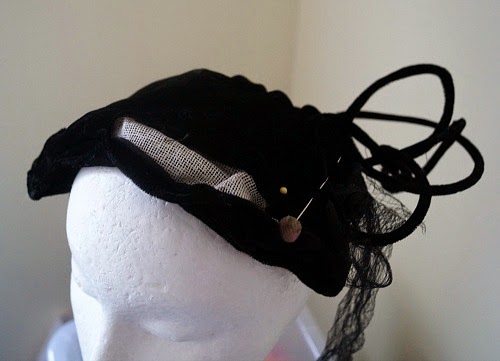 How I restored a crushed and battered vintage 1950s hat | Tanith Rowan