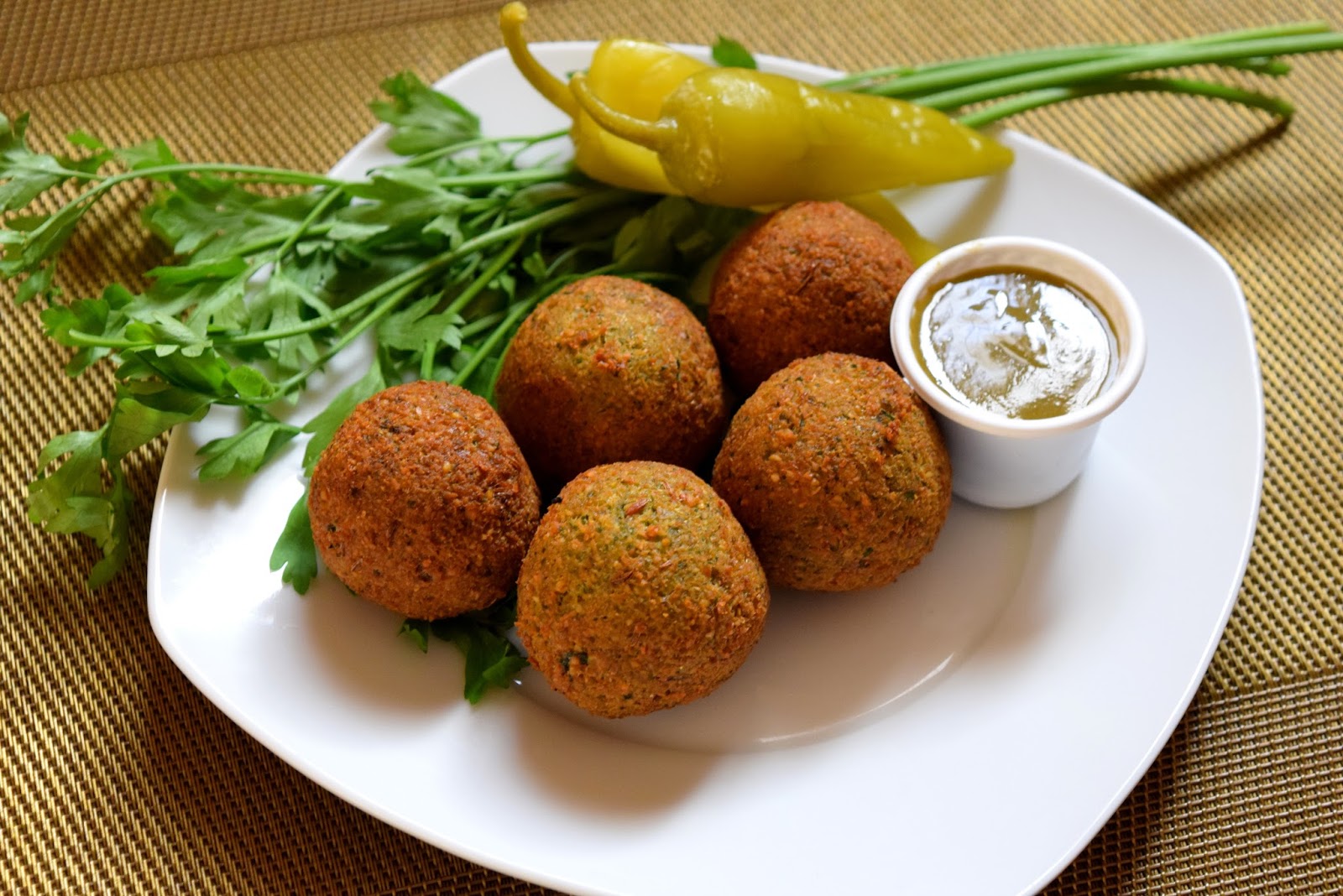 Falafel : An Arabian snack (recipe video included) | Eggs & Kettles