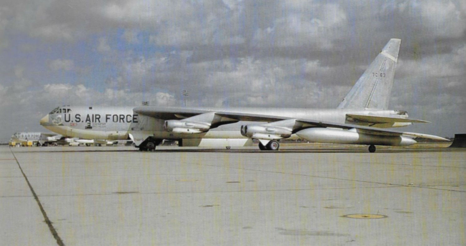 Boeing B-52 "Stratofortress".