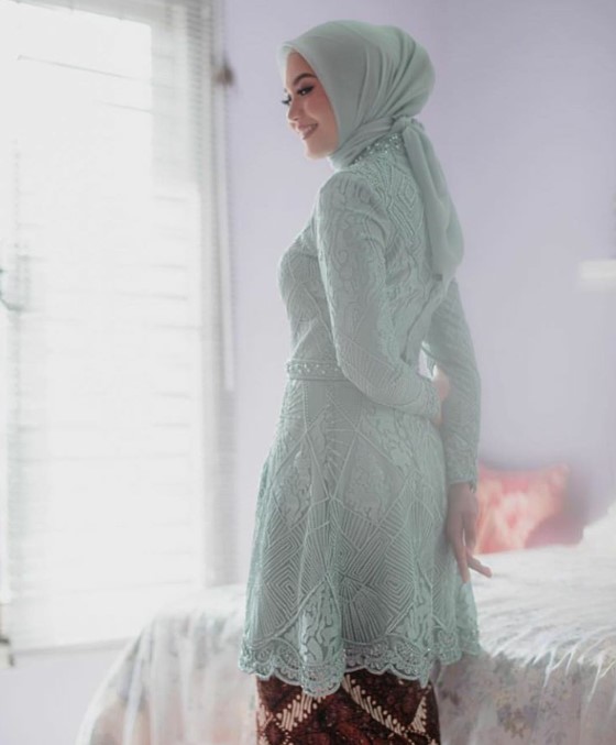 √ 41 Model Jilbab untuk Kebaya Modern Terbaru yang Sedang Populer ...