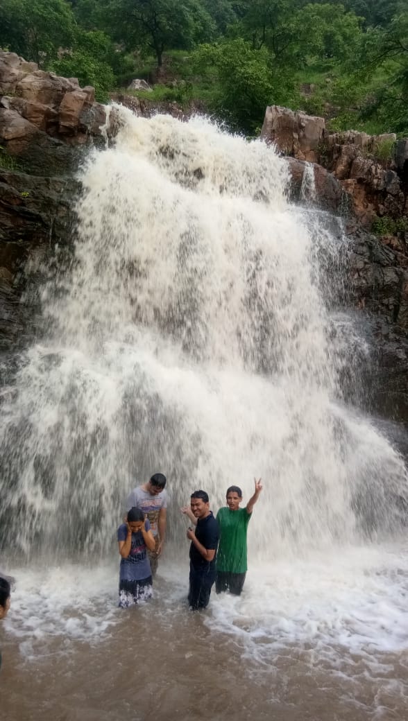 Half day trip to Sunsar Waterfall - The Sauntering Guy