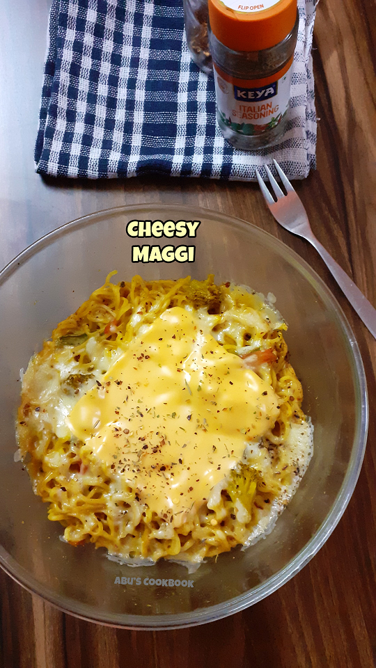 Microwave Cheesy Maggi | 10 min Cheesy Maggi | Cheesy Maggi on ...