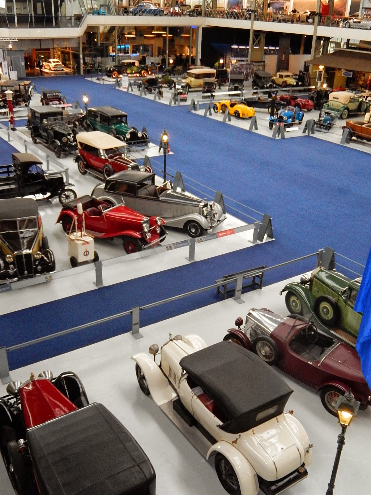 Car Style Critic: Brussels' Autoworld Museum