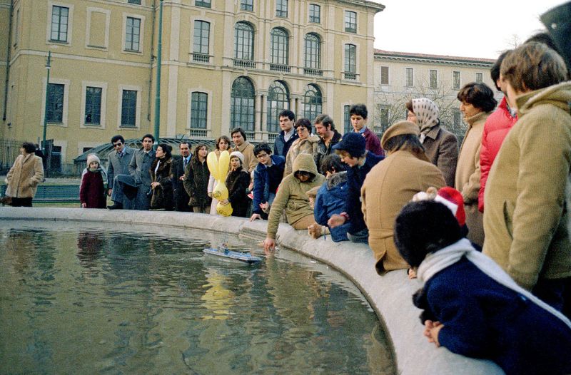 42 Color Pics That Capture Everyday Life of Milan in the Early 1980s ...