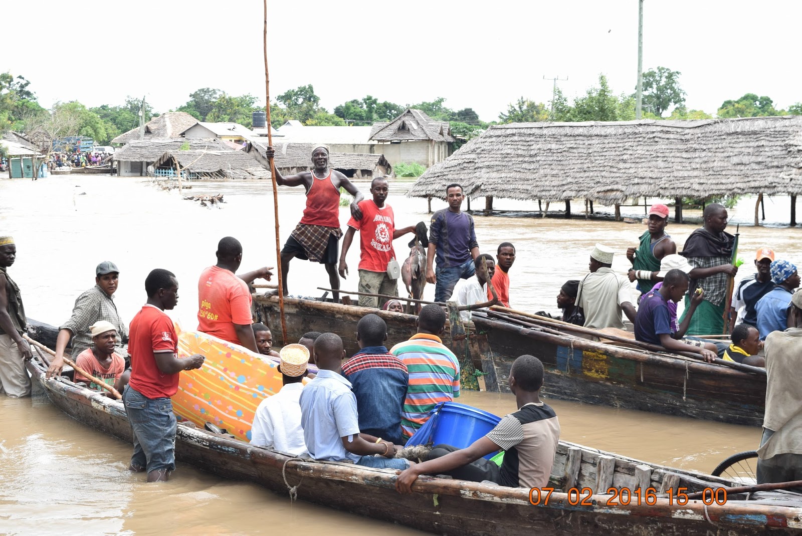 MAFURIKO KATIKA WILAYA YA RUFIJI MKOANI PWANI ENEO LA MTO WA MUHORO ...