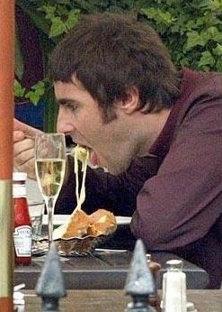 oasisblues: Liam Gallagher the traveller: pizza and spaghetti, out of ...