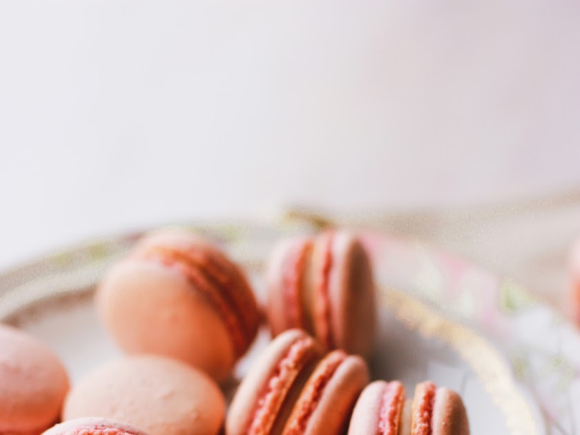 Strawberry Cheesecake Macarons - Confessions of a Confectionista