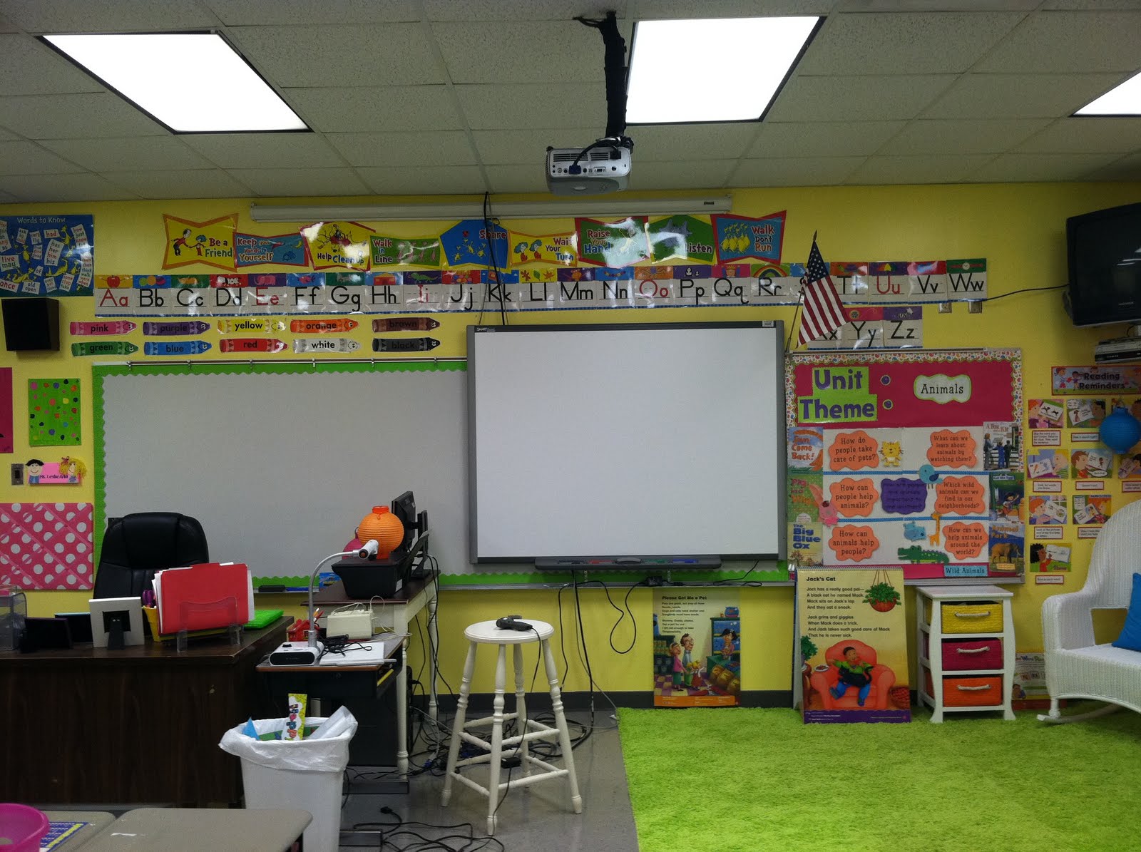 Life in First Grade: Classroom decorating: Day Five