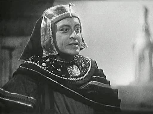 "أنا الشرق" أول فيلم مصري شارك في بطولته عام 1946، وشاهد أندريه جيد في ...