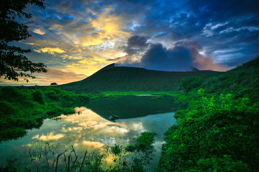 Telica Volcano, Nicaragua ~ Travellocus