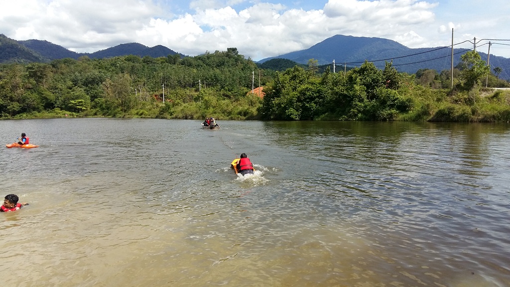 TRAVELOG: WATER RAFTING ULU SLIM, SLIM RIVER : Pengalaman meredah ...
