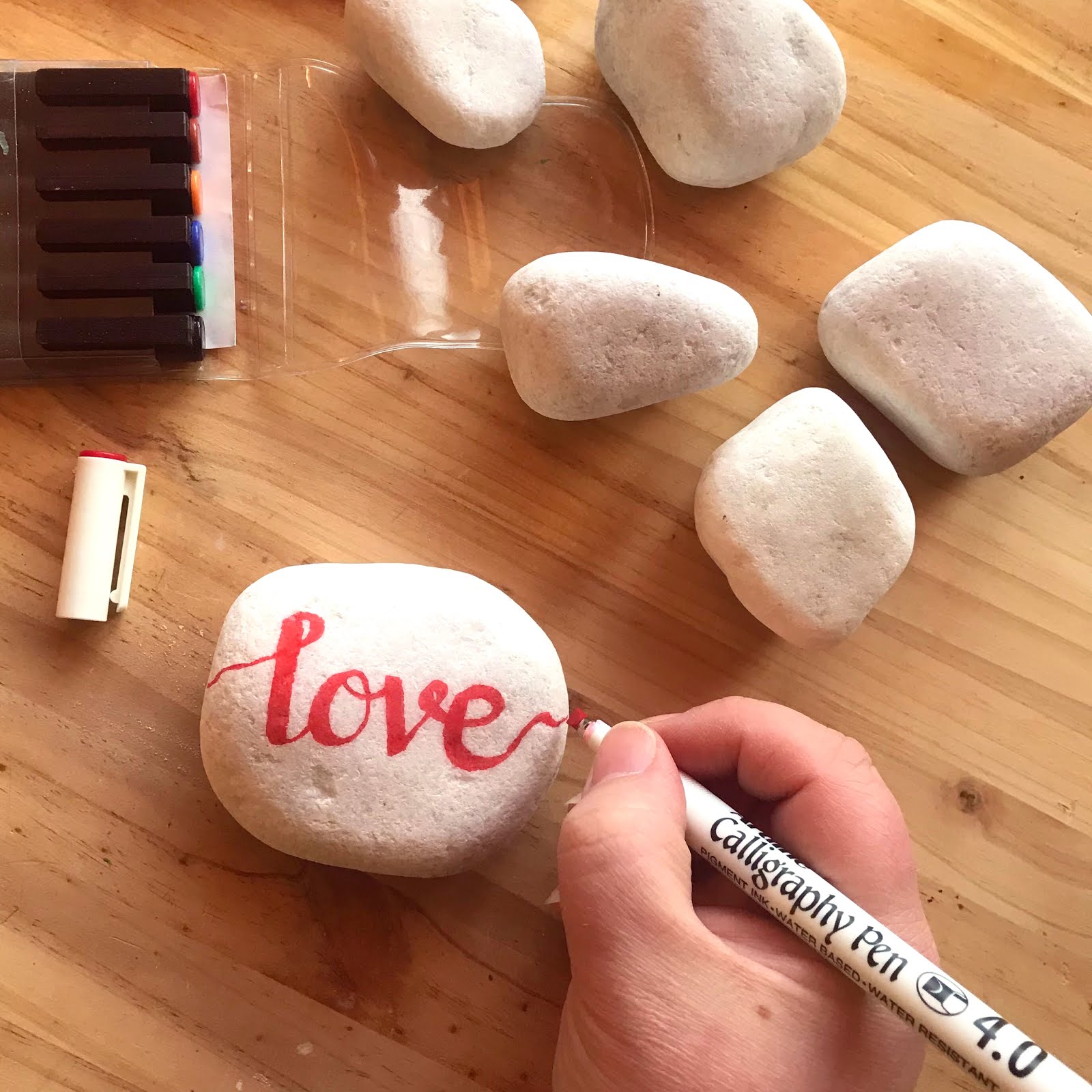 Cute Valentine Rocks - Valentines Day Images