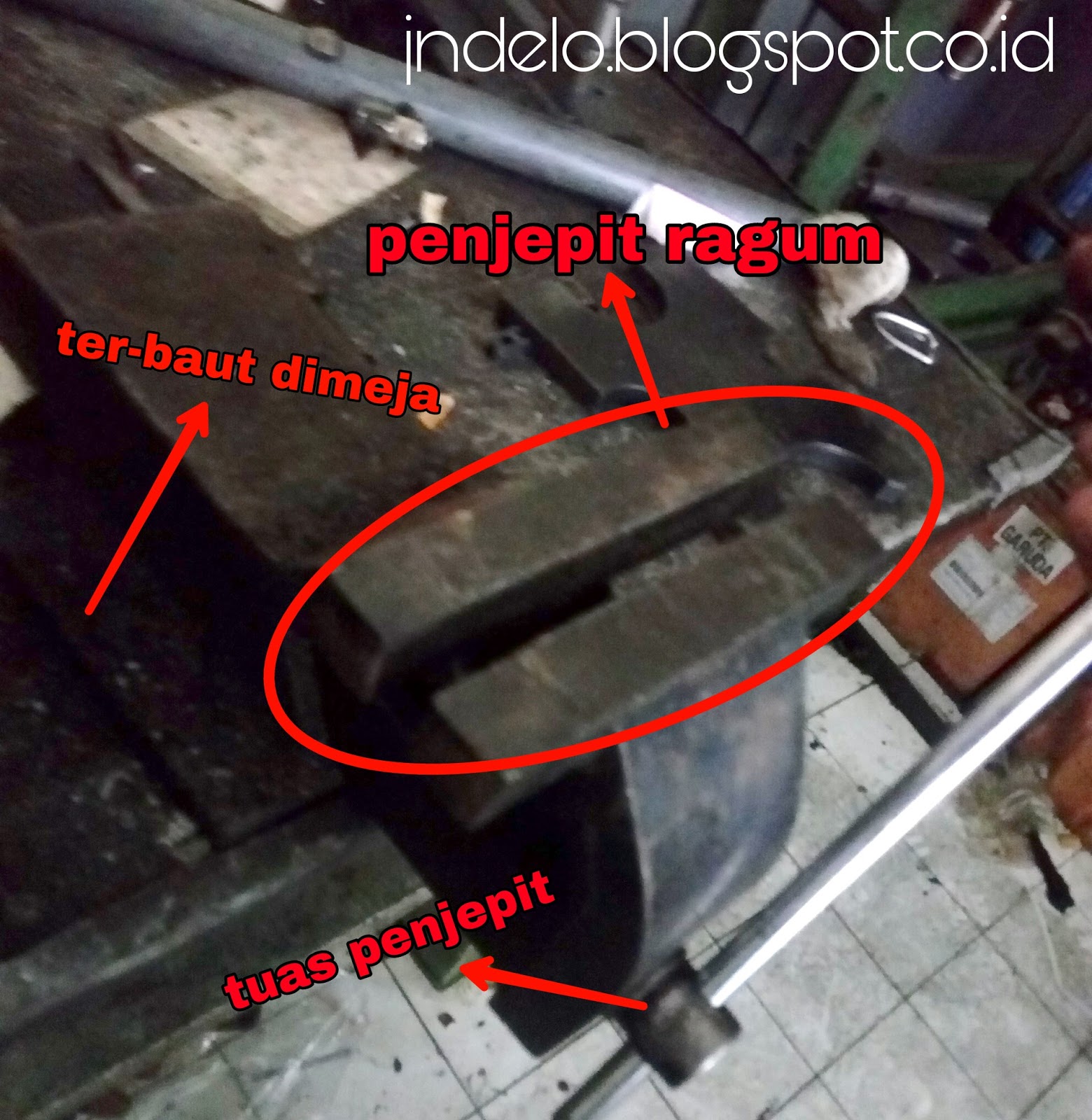 Cara me-Ragum suatu benda dengan benar